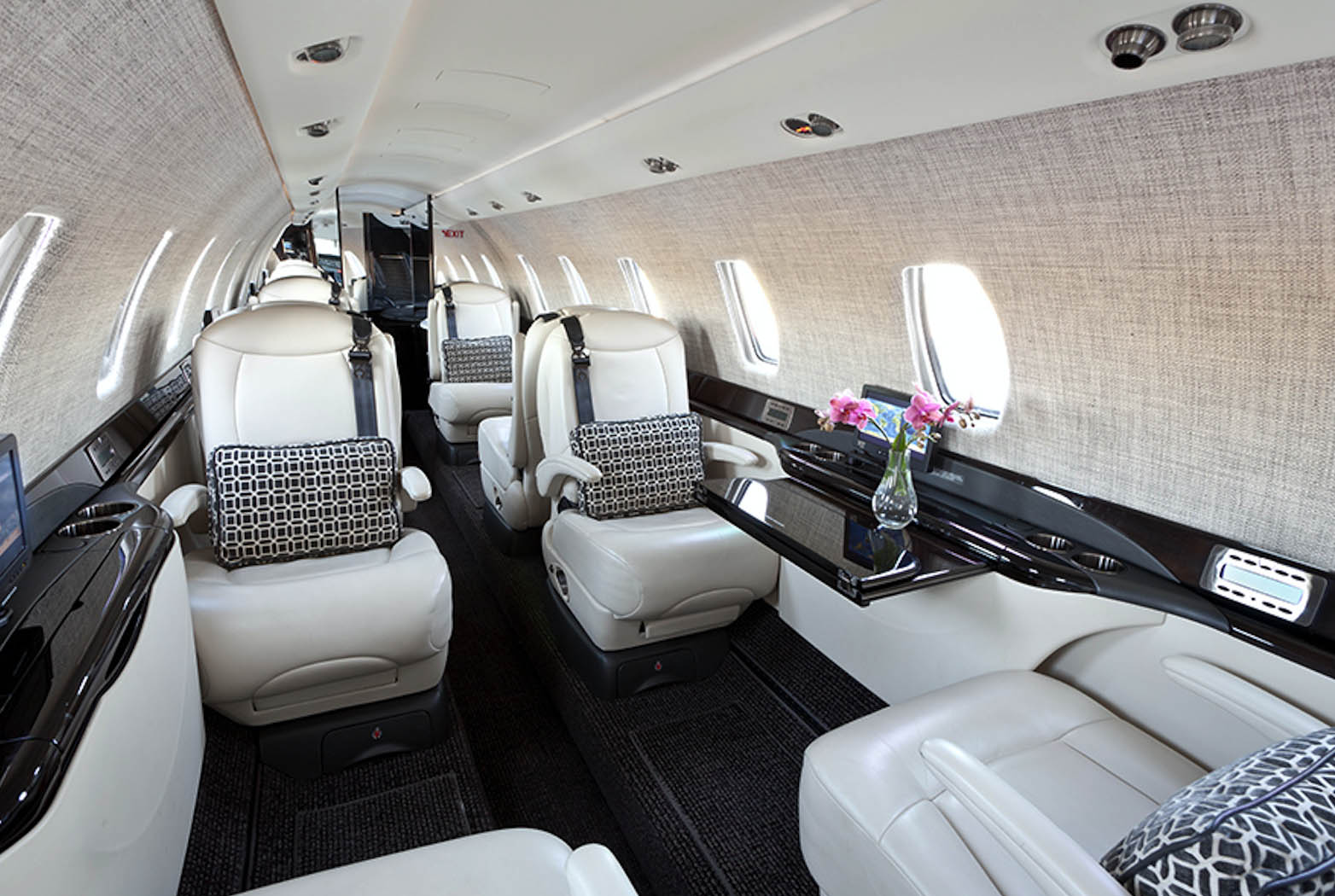 Private Jet Charter Super Midsize Jets