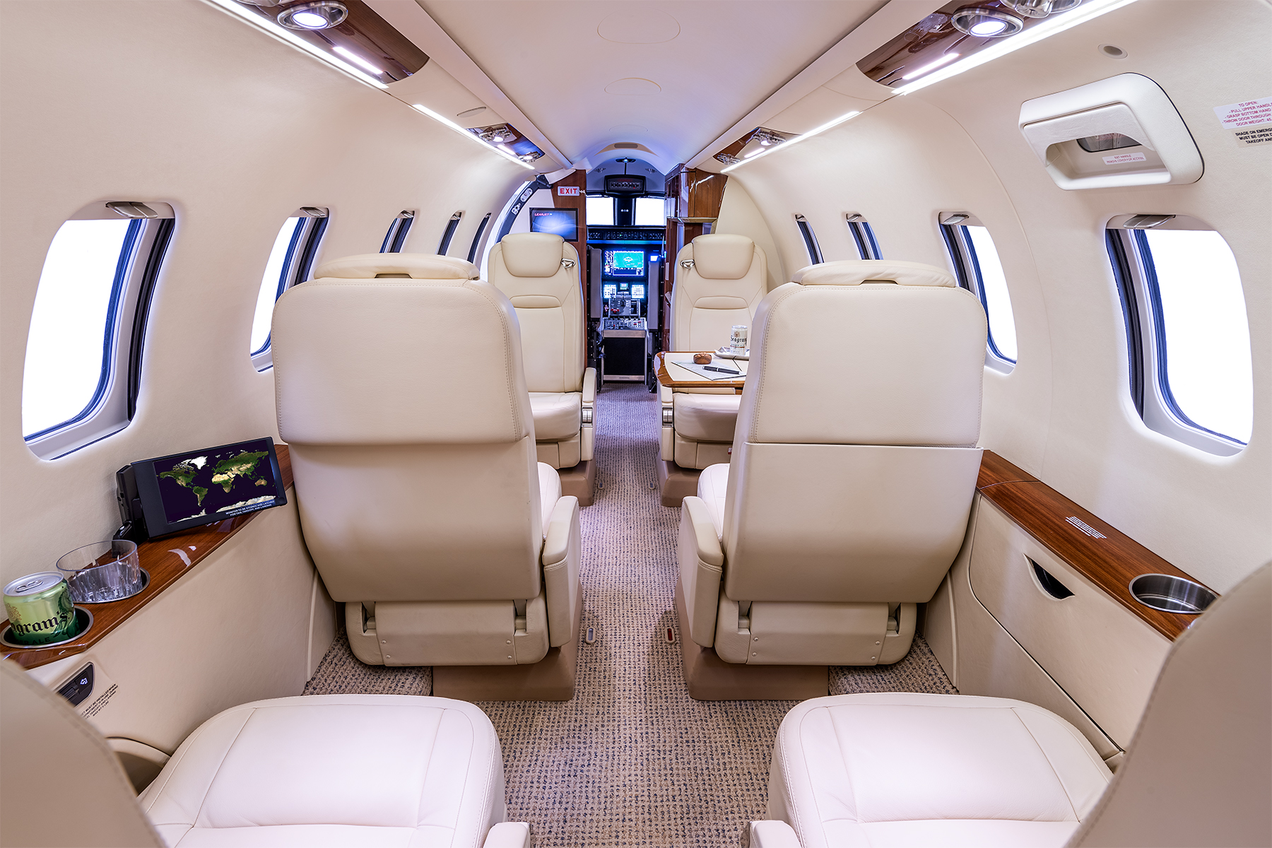 Learjet-70-847-05